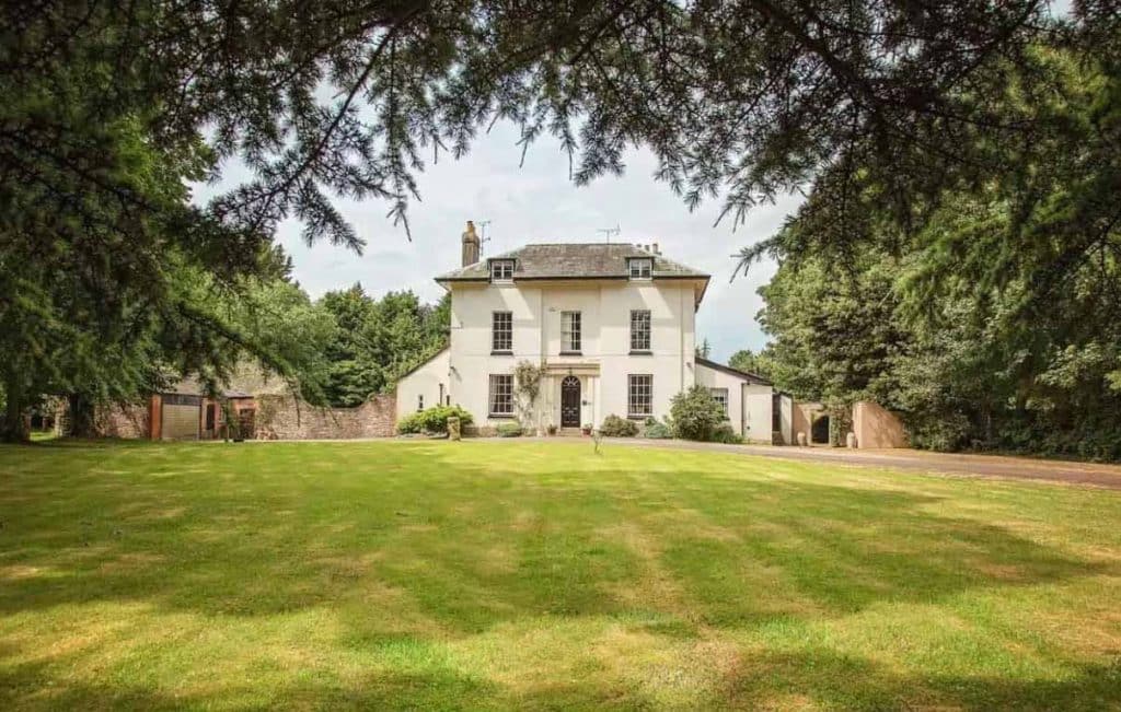 Manor Houses & Mansions | Party Houses Luxury Getaways