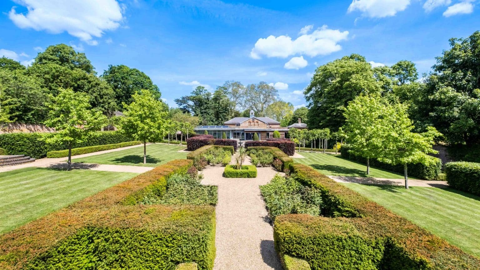 Celebration Venues to Rent | Party Houses