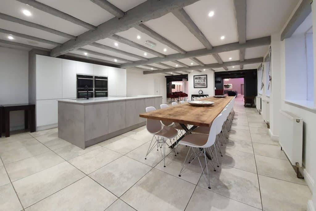Discover the best Party Apartments in Manchester with us!